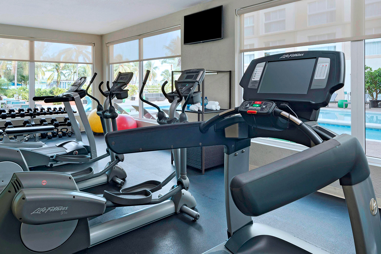 courtyard nassau downtown bahamas fitness center best places for a ...