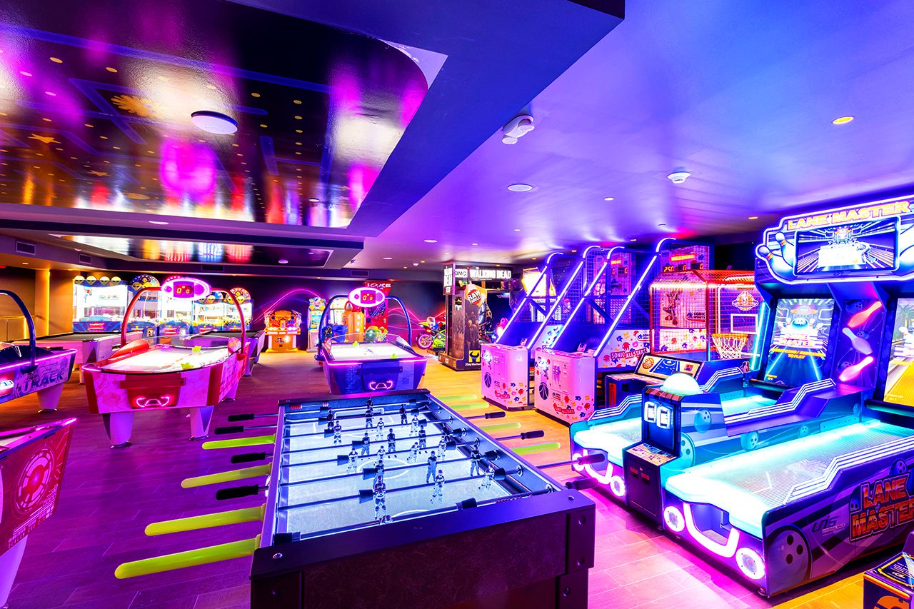 planet hollywood cancun mexico planet play arcade fun things to do for ...